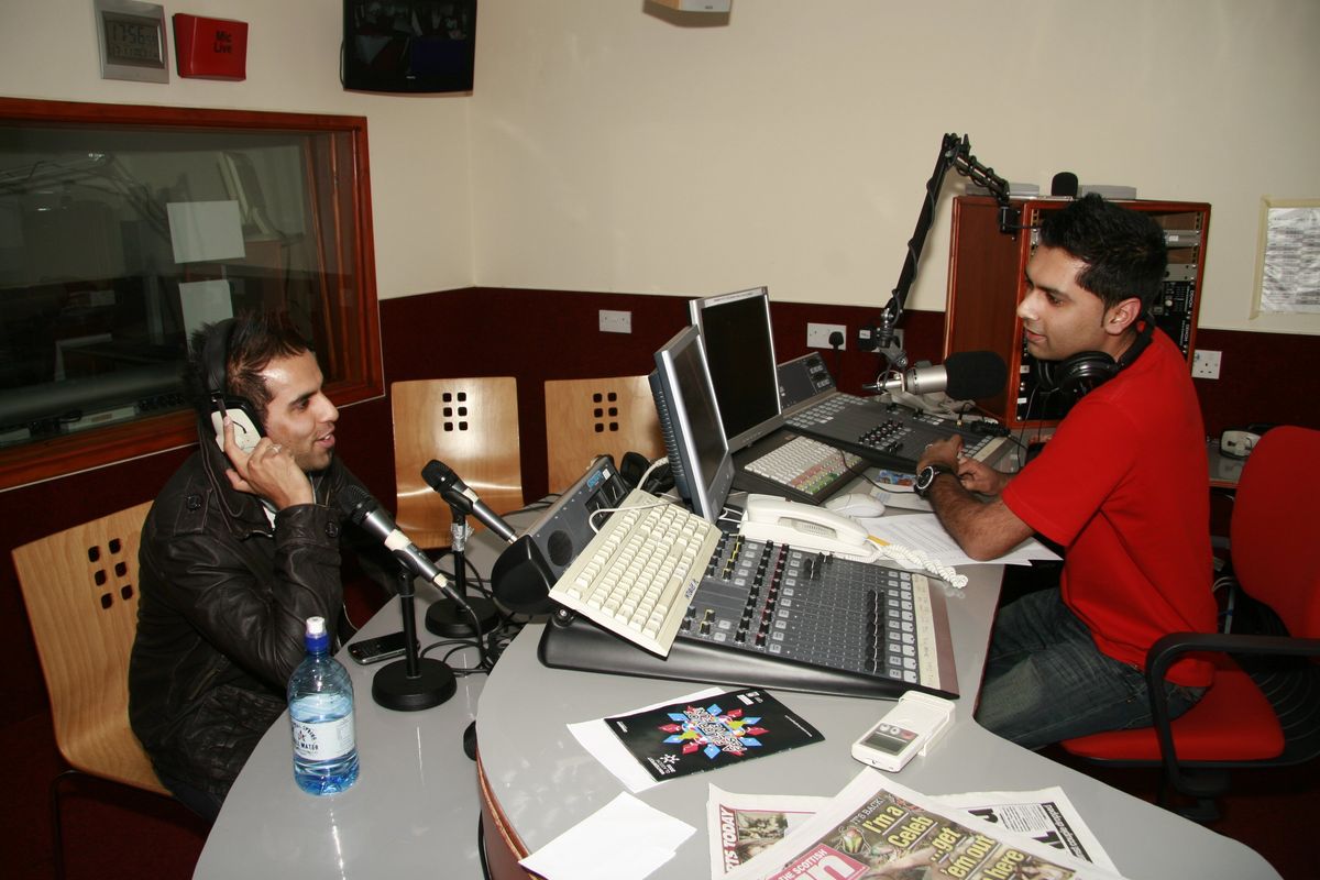 Awaz FM